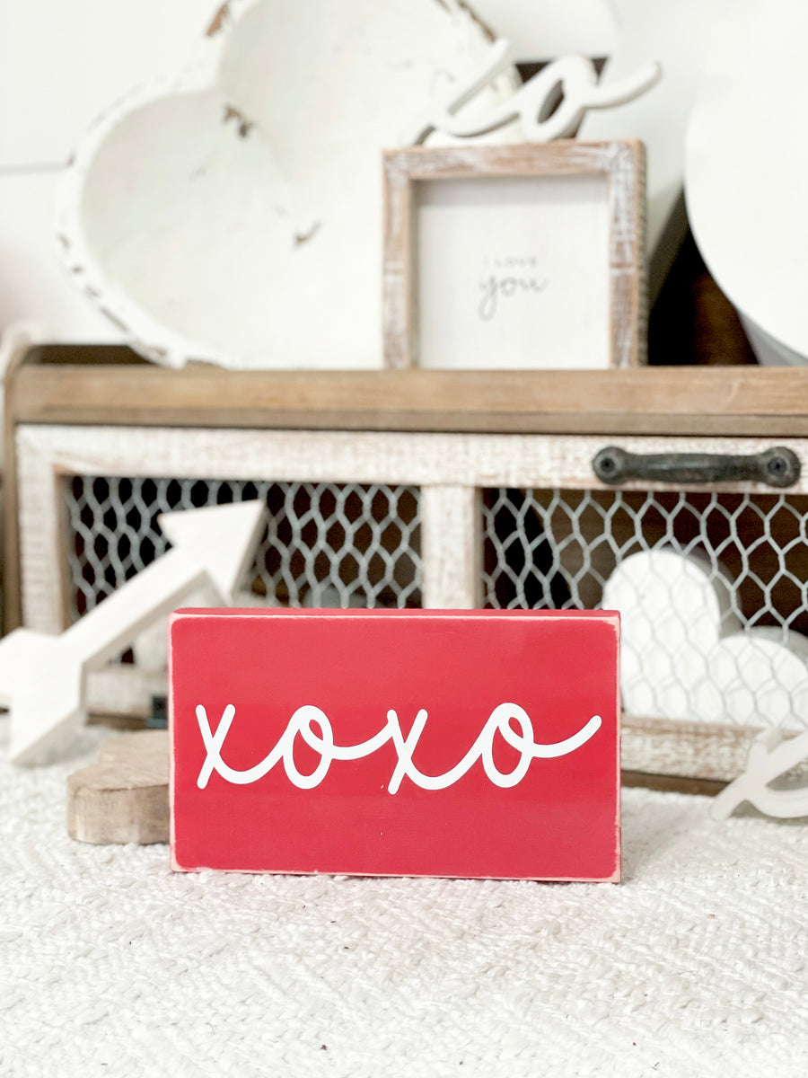 XOXO Sign – Birch Lane by Jennifer